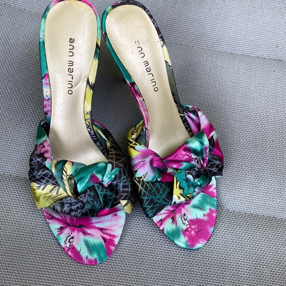 Ann Marino | Shoes | Euc Sz 7 Ann Marino Floral Print 2heels Worn Only ...